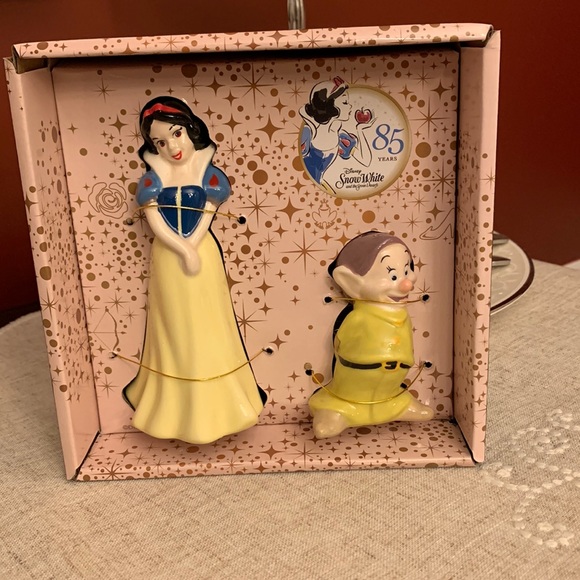 Disney | Kitchen | Nwt Disney Snow White Dopey 85th Anniversary Ceramic Salt And Pepper Shaker ...
